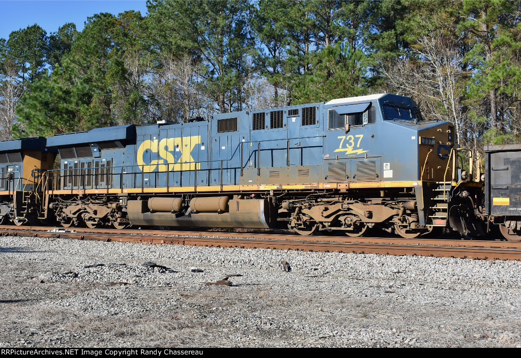 CSX 737 Q401